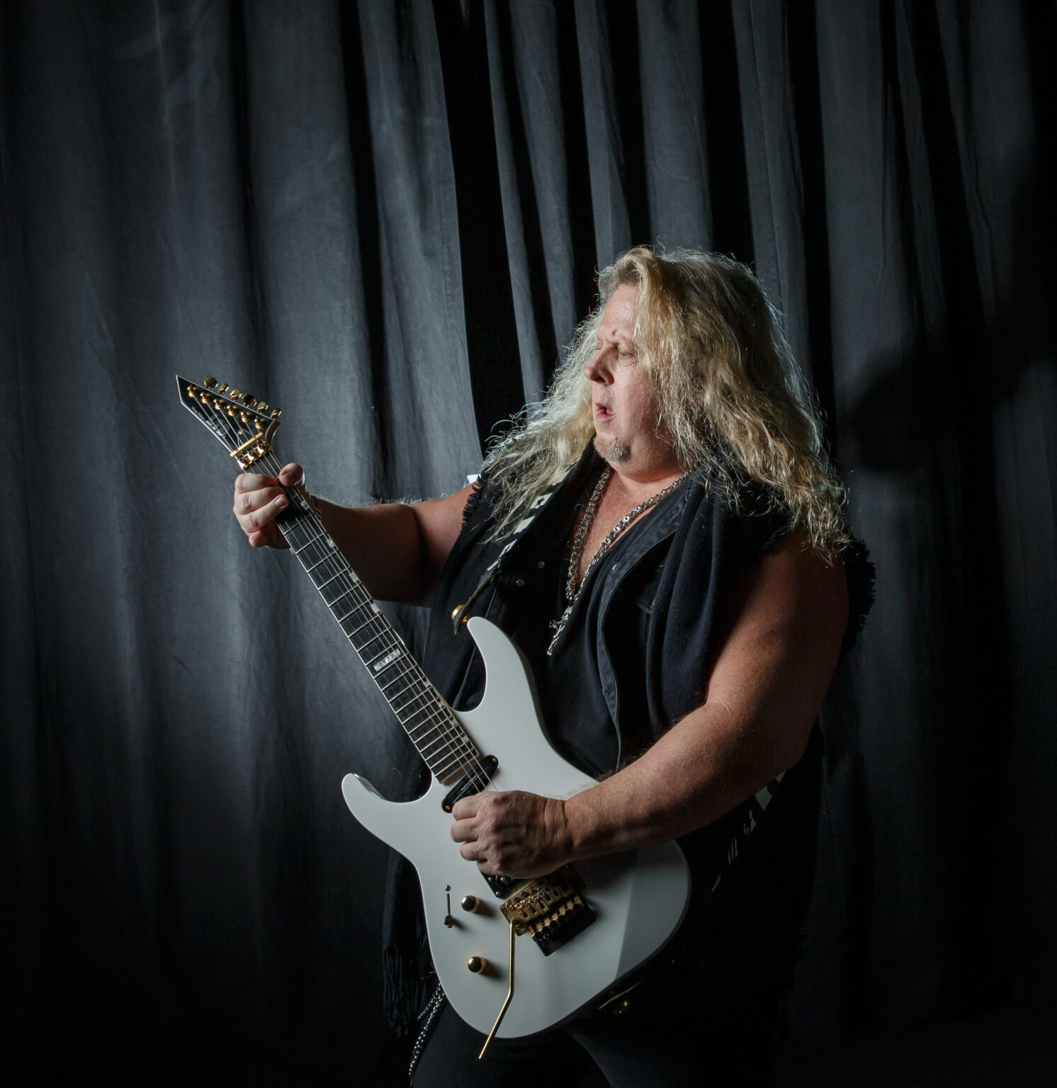 Feature: NICK LAYTON’s MOONLIT MASQUERADE - Heaven's Metal Magazine